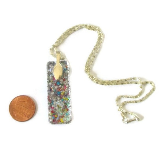 gossip rag | Jewelry | Mature Cnt Silver Rainbow Glitter Charm Necklace ...